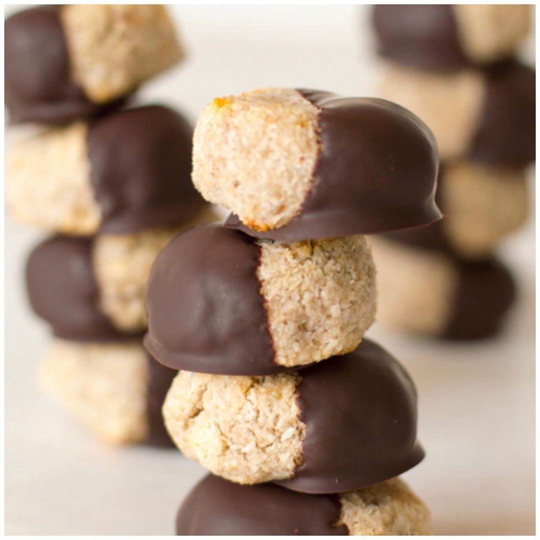 Chocolate Banana Coconut Macaroons • Endurance on 8th Health Centre